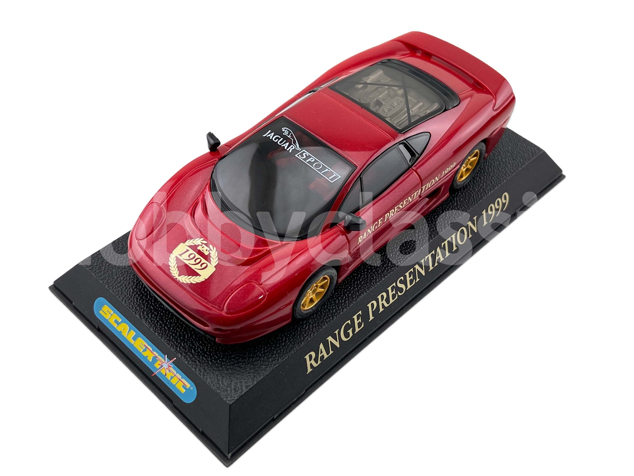 Jaguar XJ220 Rojo - 1999 Range Presentation | Scalextric UK