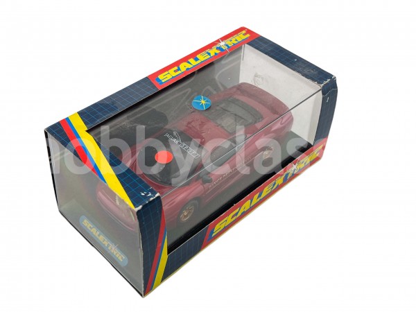 Jaguar XJ220 Rojo - 1999 Range Presentation | Scalextric UK