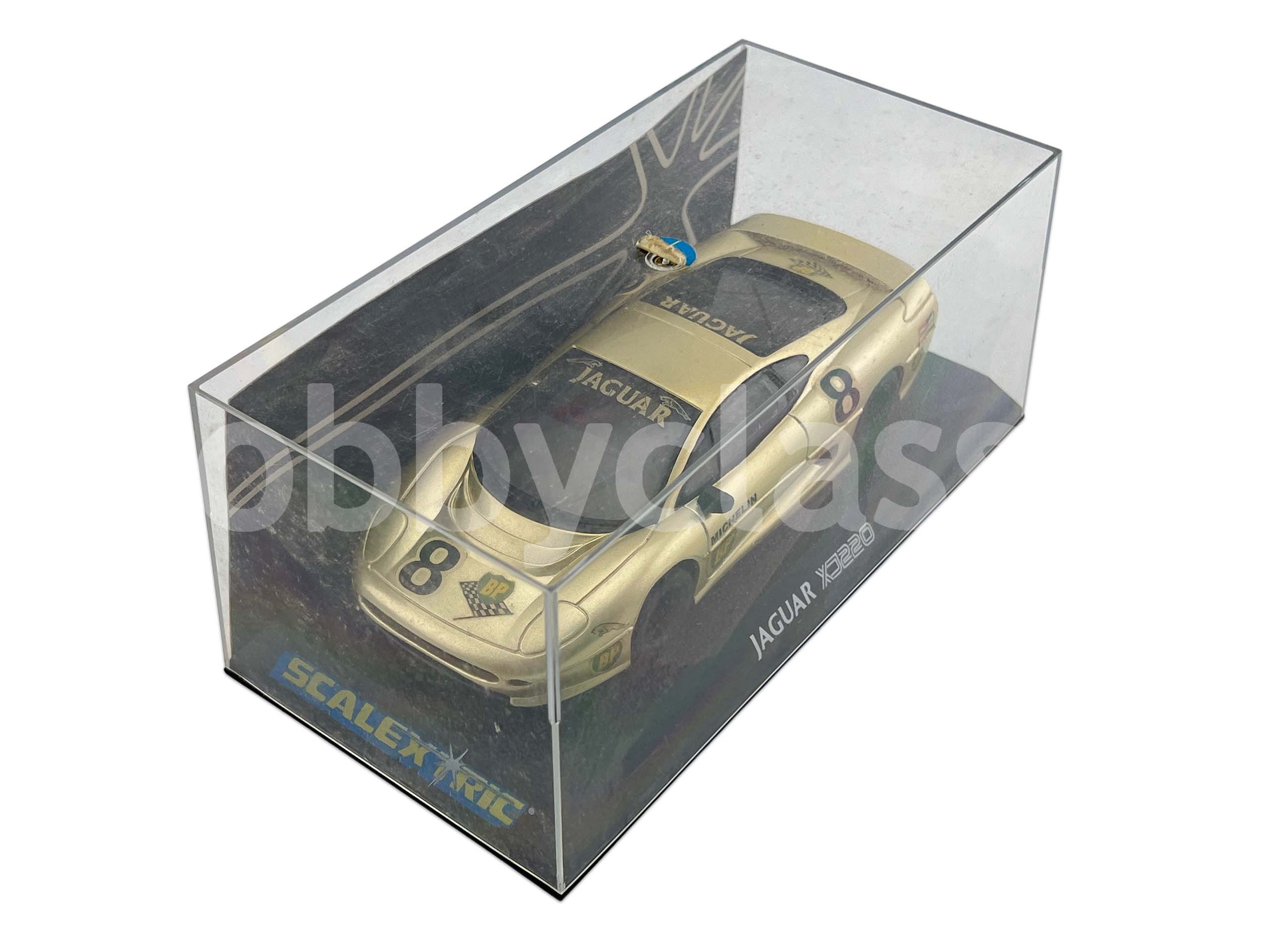 Jaguar XJ220 - Gold | Scalextric UK