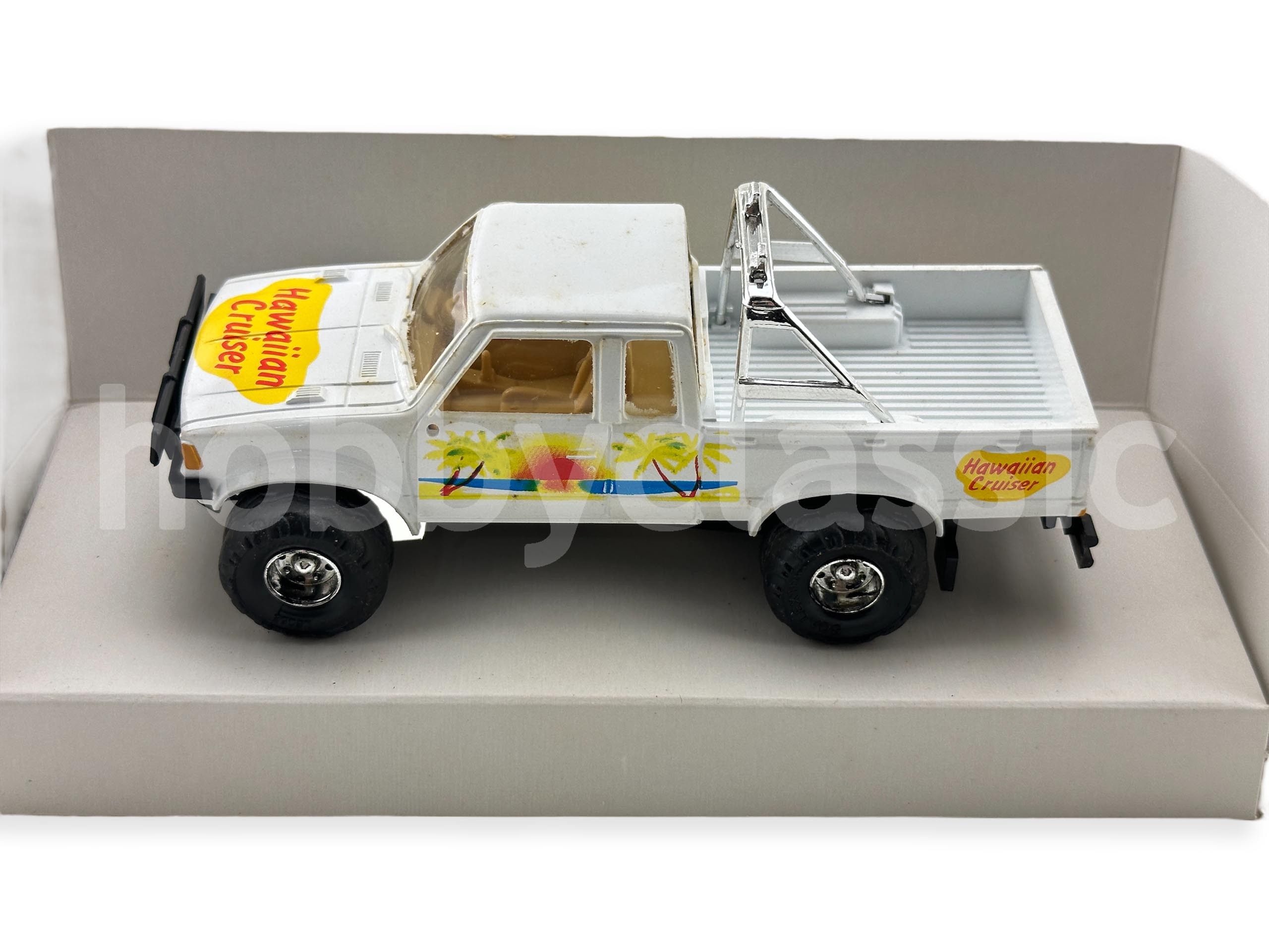 Datsun 4x4 Truck - Hawaian Cruiser | Scalextric UK